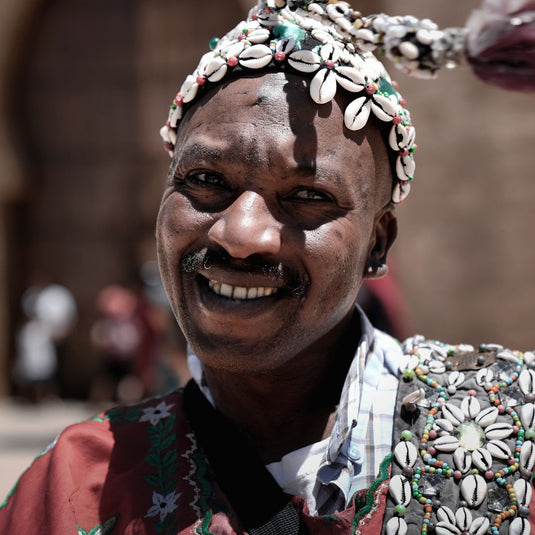 Cowrie Shells: History & Meaning – GEMNIA